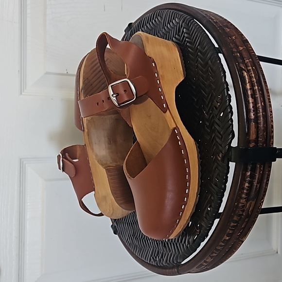 MIA | Shoes | Mia Sofia Swedish Clogs In Luggage Brown Women 38 Us 75 ...